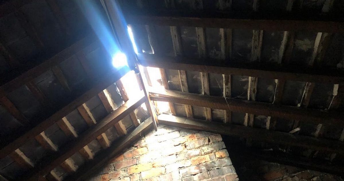 "It felt like a bomb had gone off": Lights explode and…