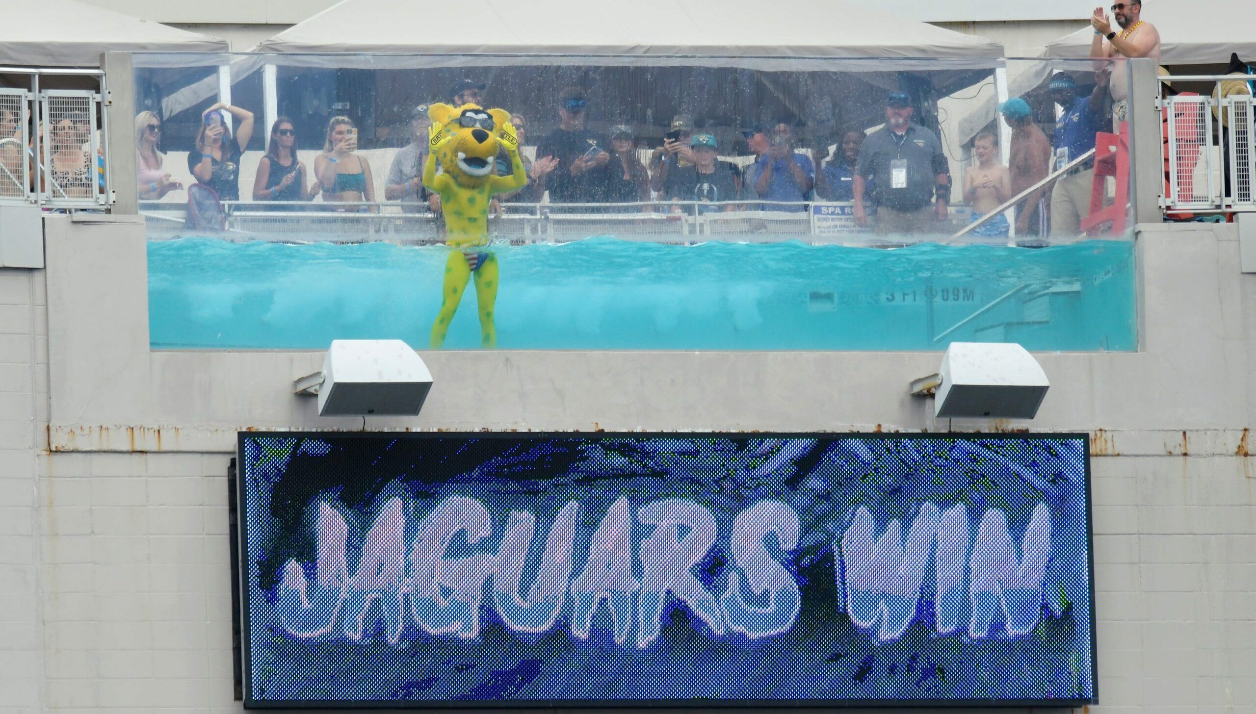 Jaguars ‘keeping the pools, for sure’ in stadium…