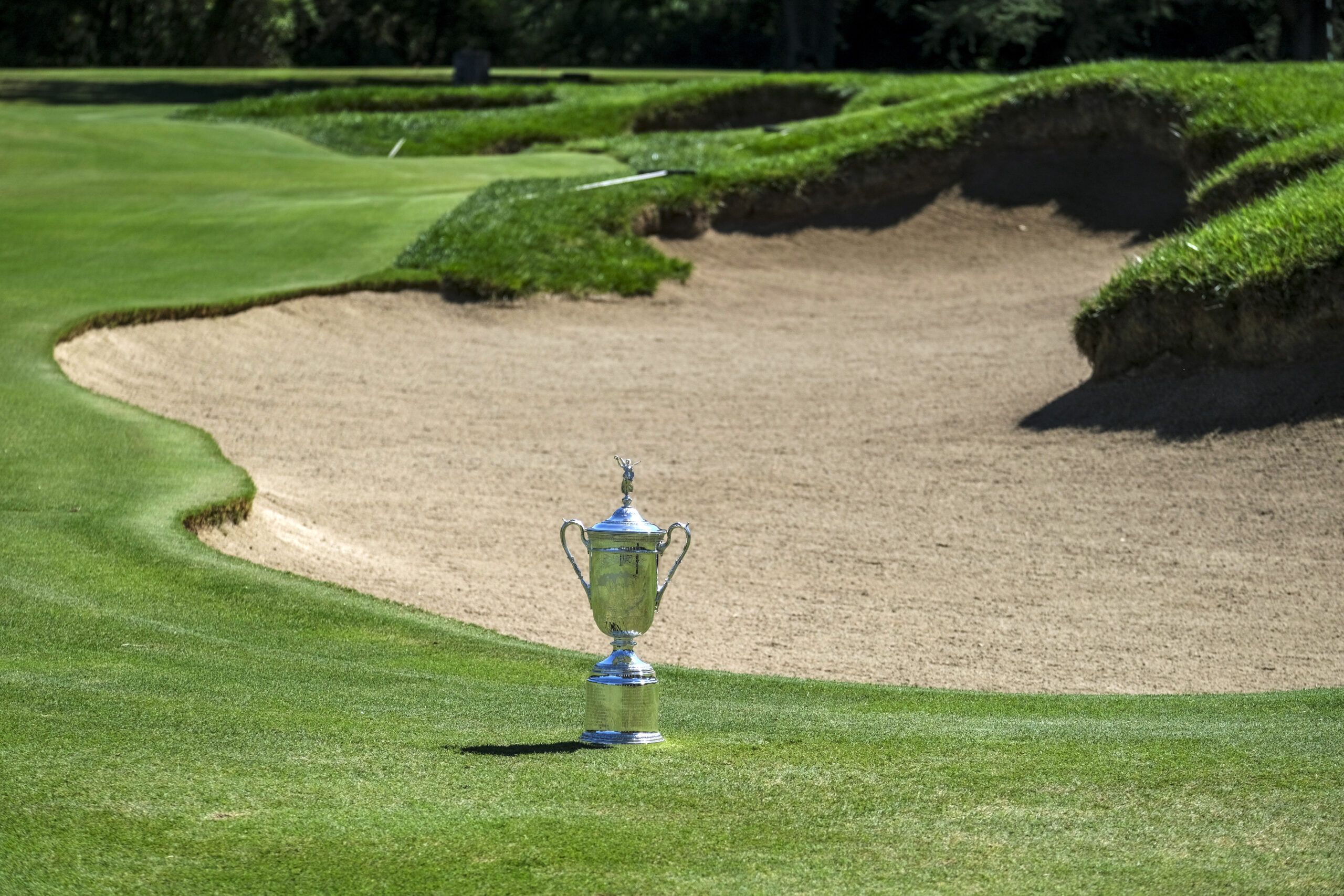 Videos show how brutal the 2023 U.S. Open rough will…