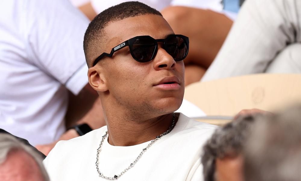 Kylian Mbappé stuns PSG with formal decision not to…