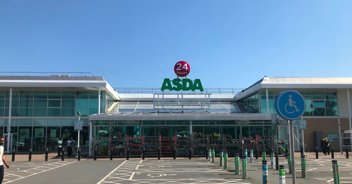 Asda in Trafford Park has been closed after flash…