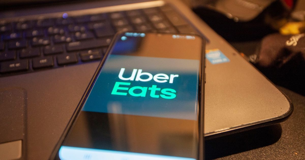 Woman claims she was banned from Uber Eats after…