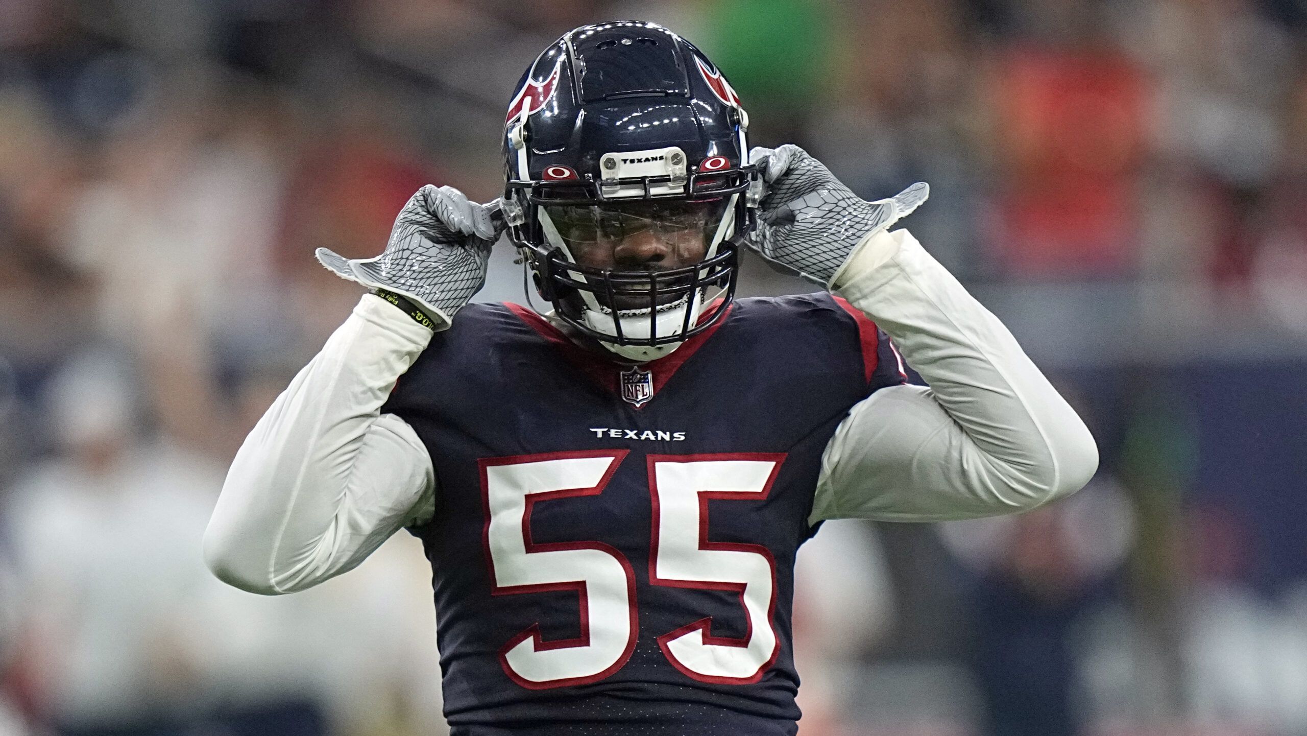Texans’ Jerry Hughes details how DL differs from Tampa…