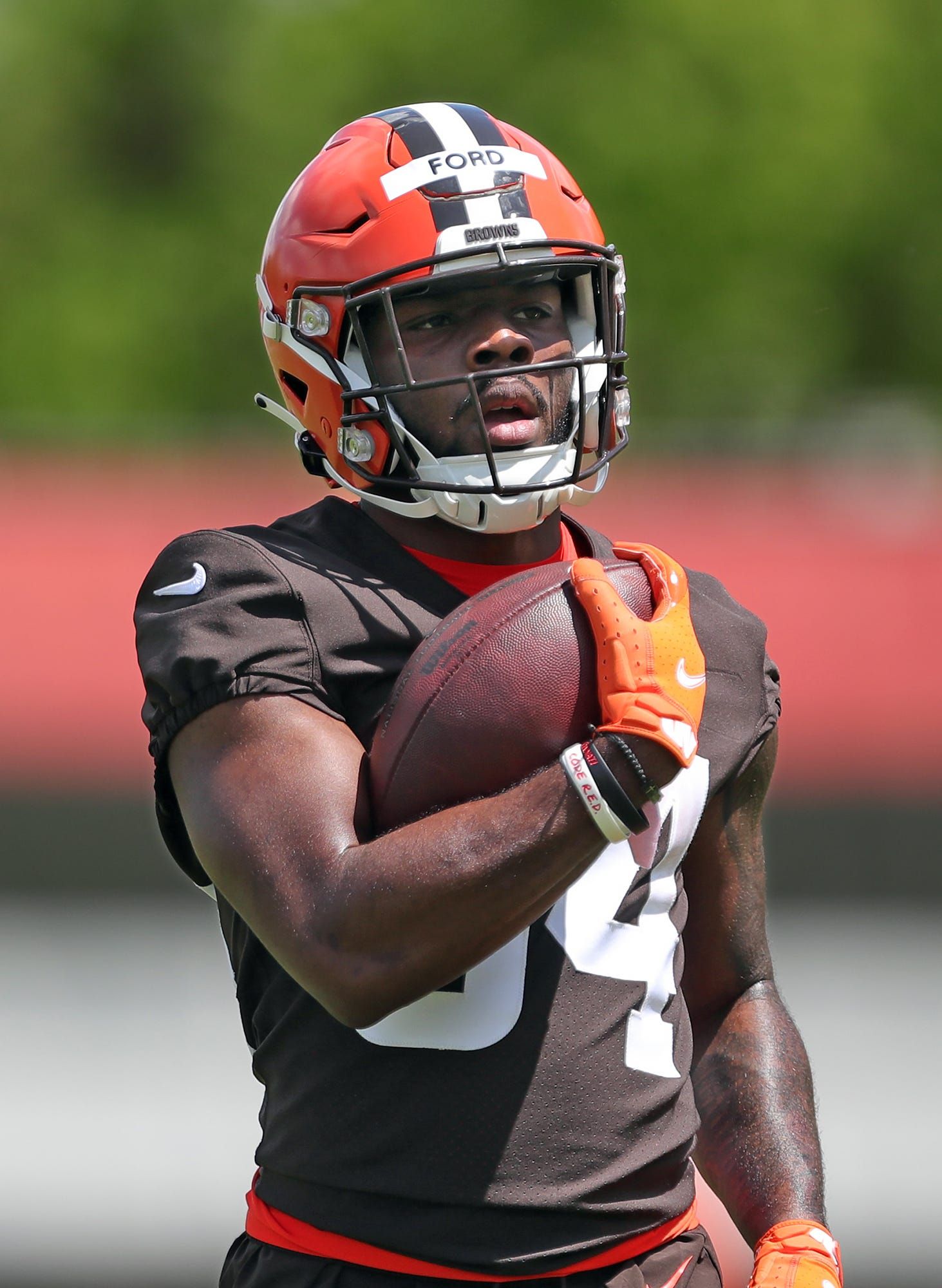 Browns RB coach has high praise for second-year back…