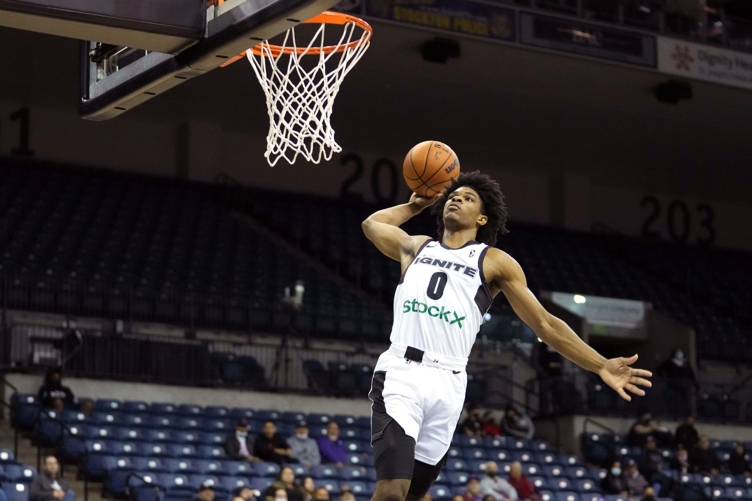 Watch: Steph Curry working out with top draft prospect…