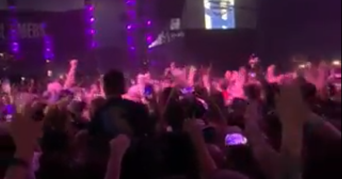 Proclaimers turn gig into Scotland party as iconic duo…