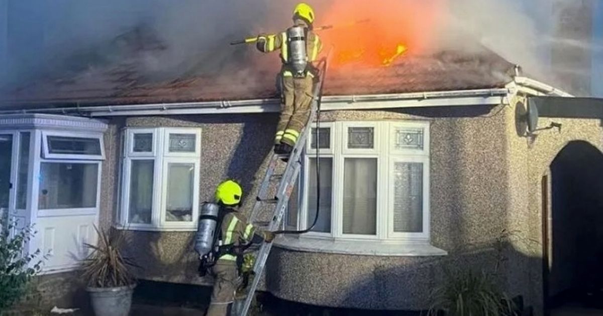 Bungalow set on fire after being struck by lightning…