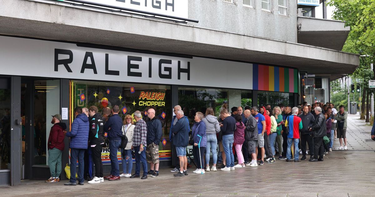 Huge queues for Raleigh Chopper in Nottingham city…