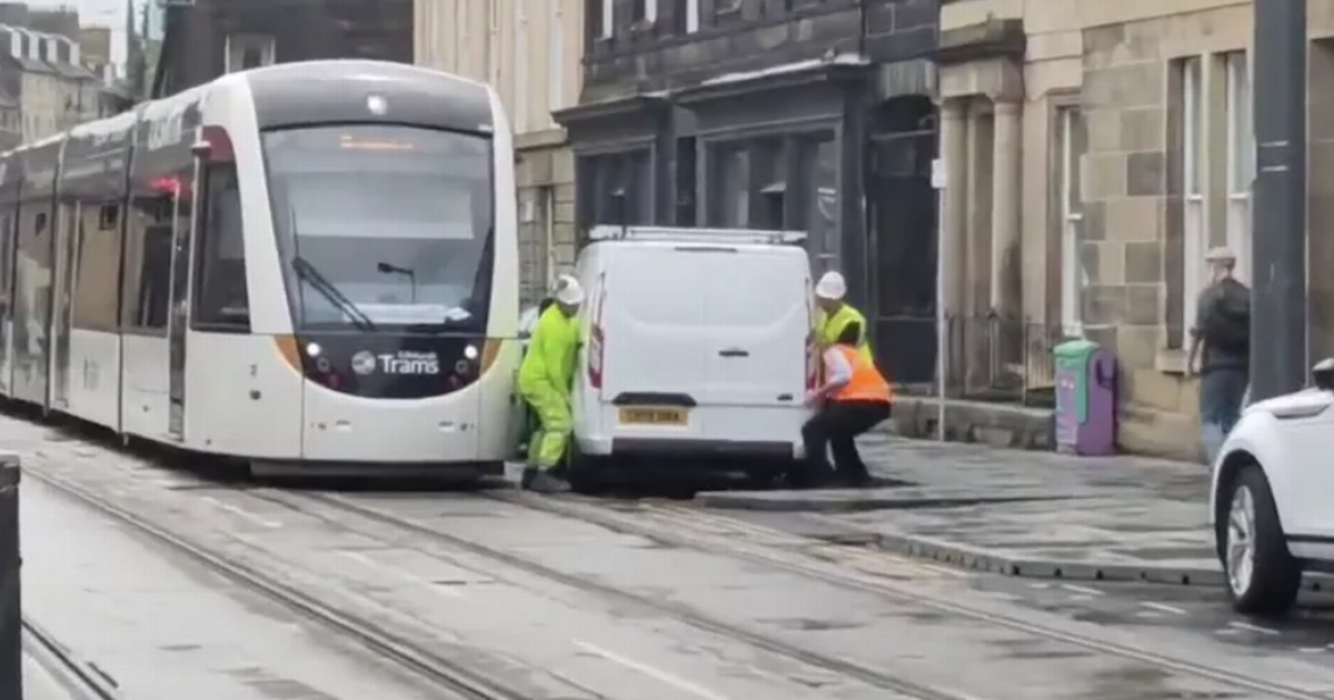 Viral video shows Edinburgh workmen trying to lift…