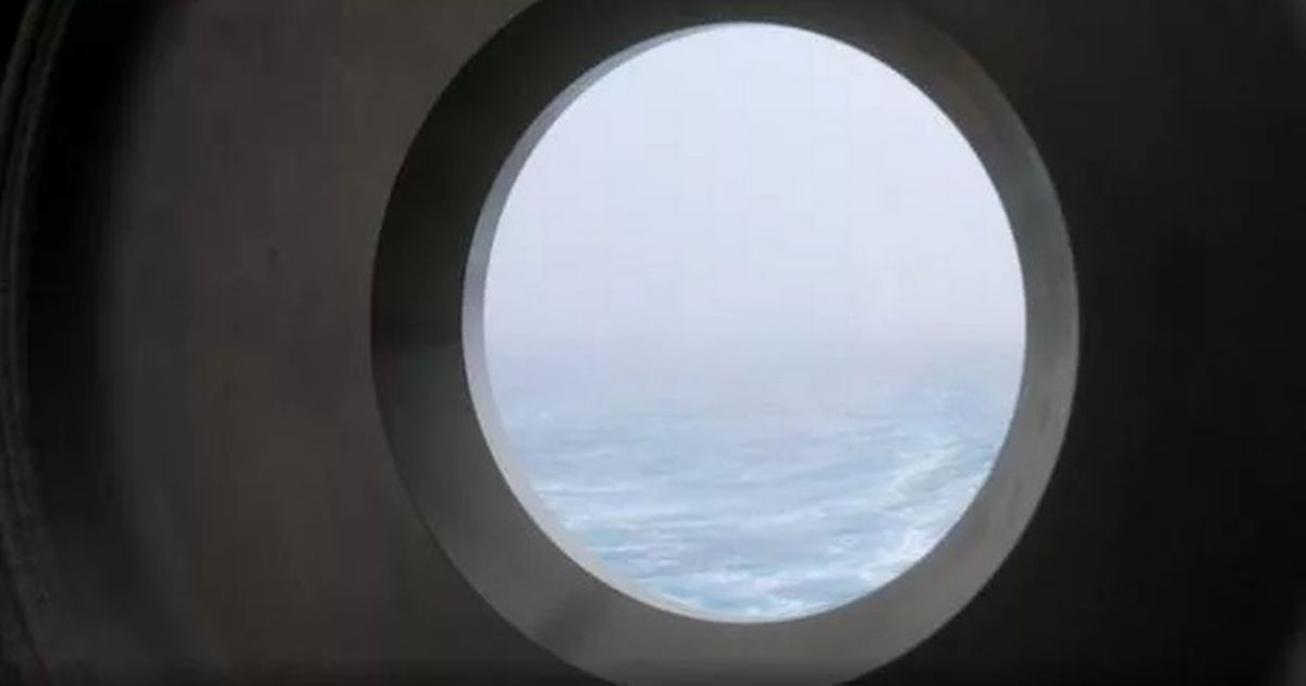 Footage inside Titanic submersible shows how…