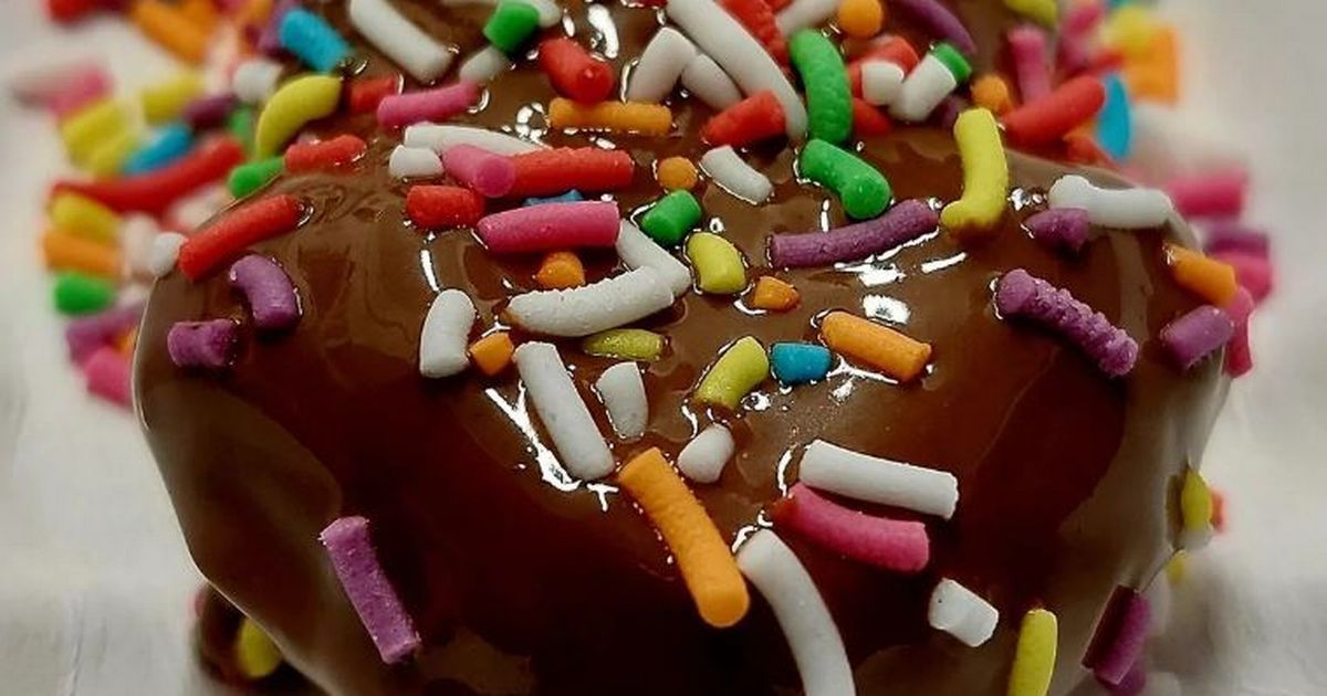 New sexy bakery with food in intriguing shapes opens…