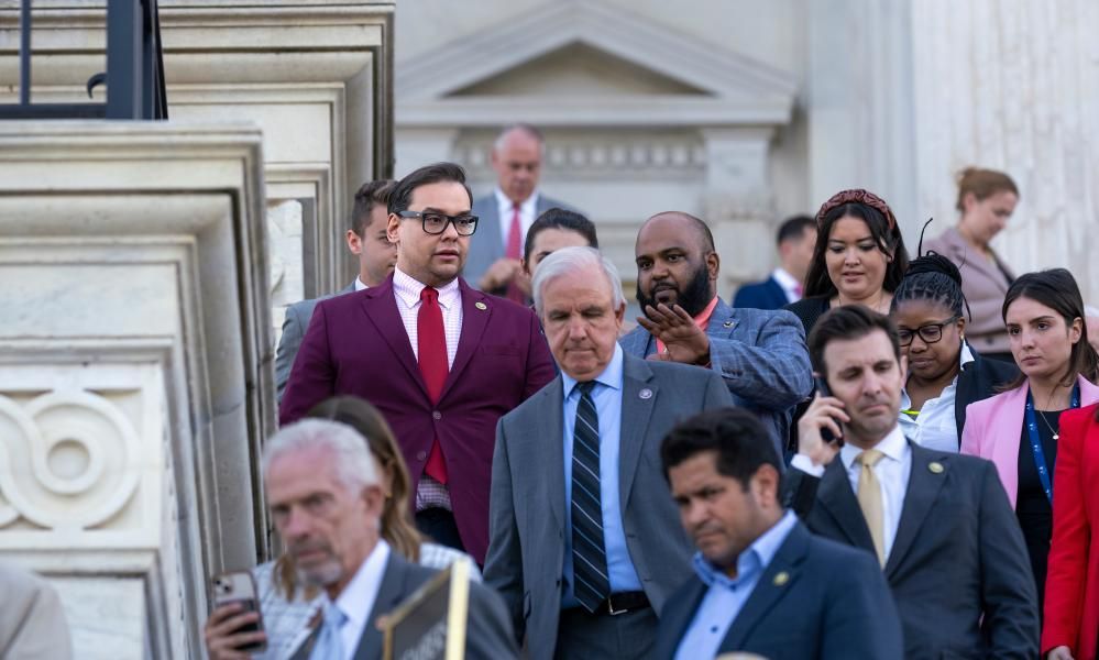 George Santos: father and aunt revealed to have…