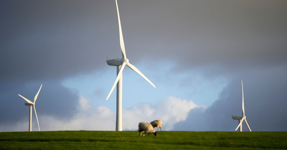 Neilston 50-metre high wind turbine gets green light…