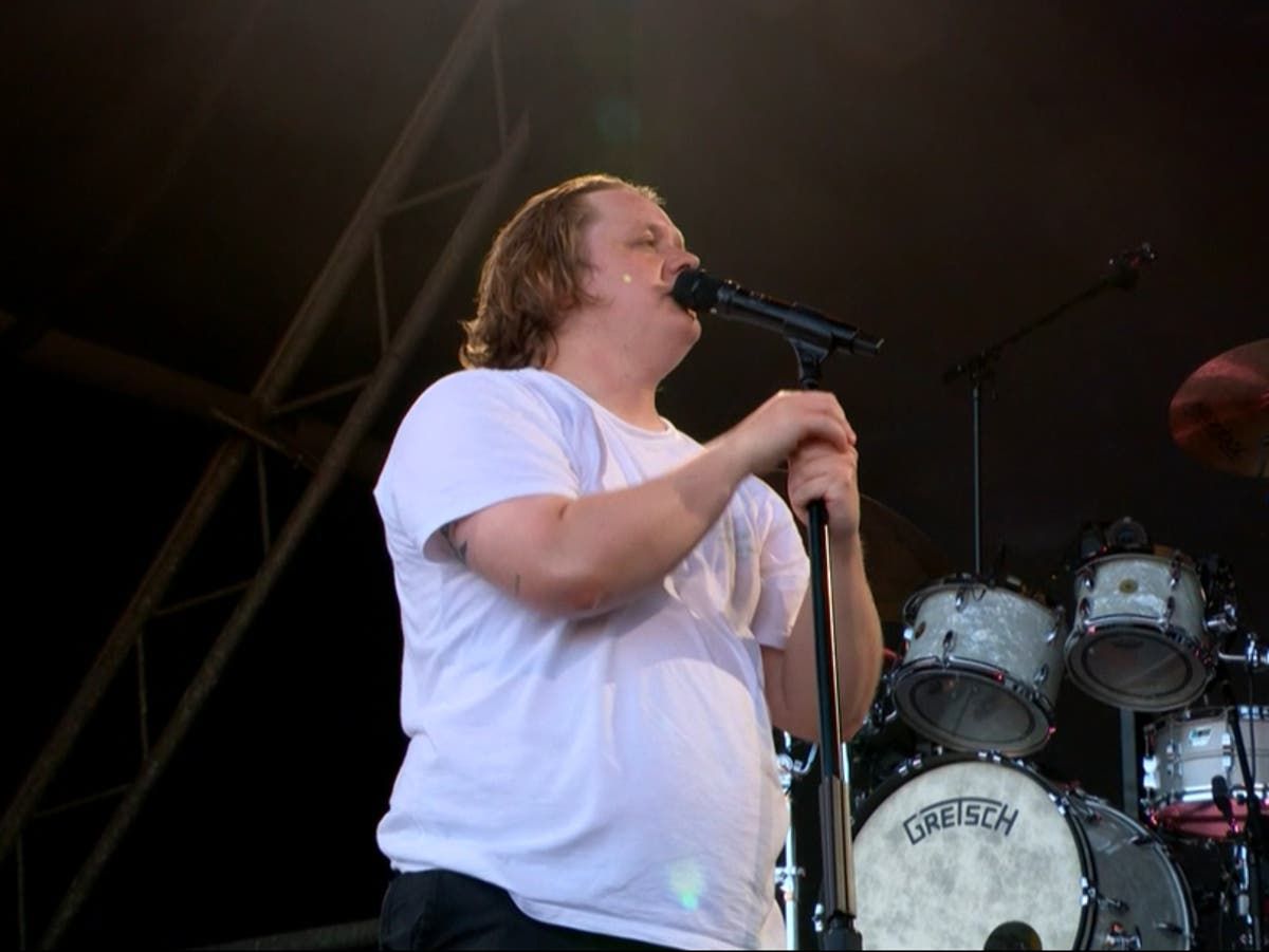 Lewis Capaldi orders fan to ‘stop crying’ as he sings…