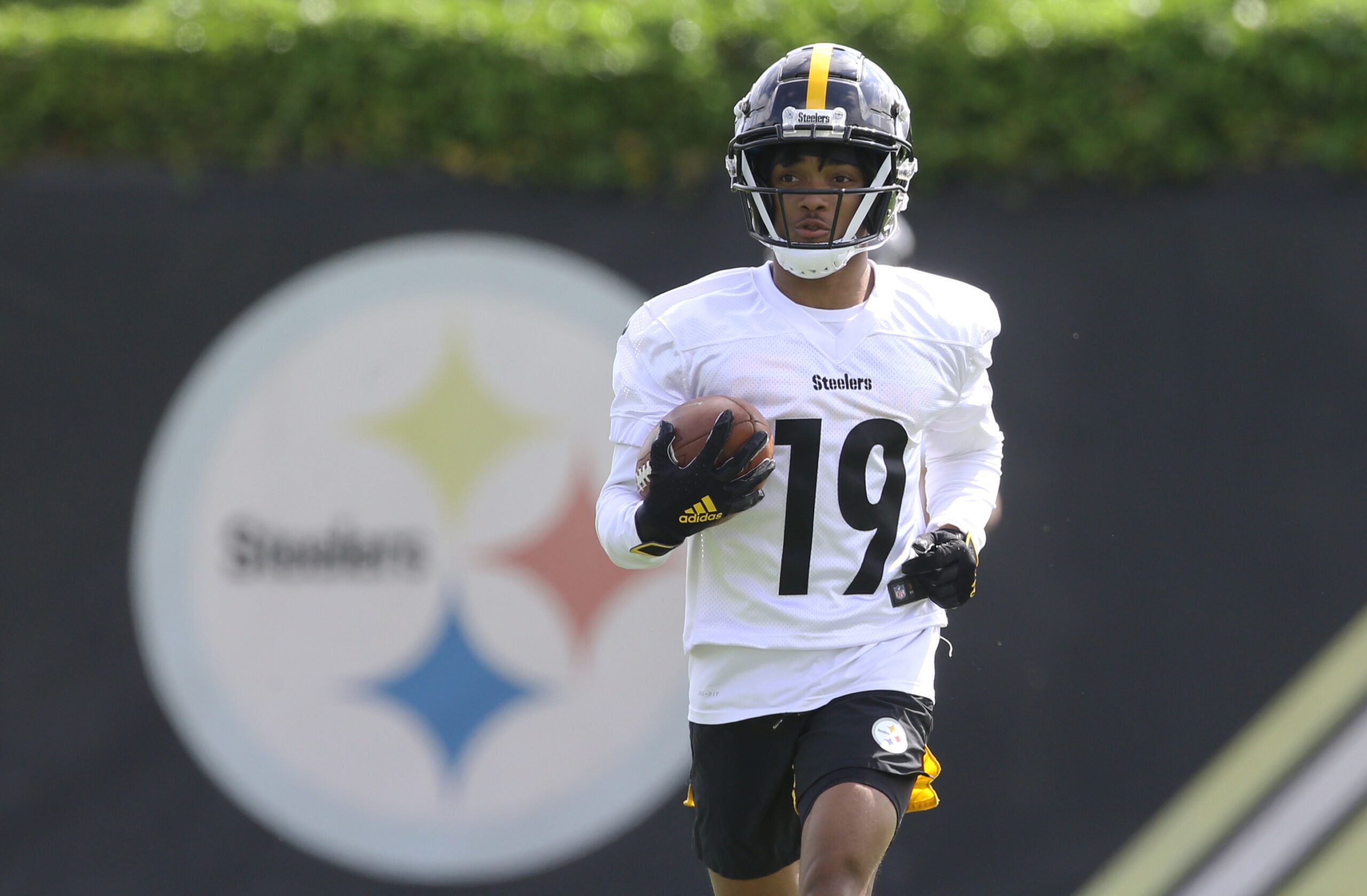 Steelers WR Calvin Austin III still working on getting…