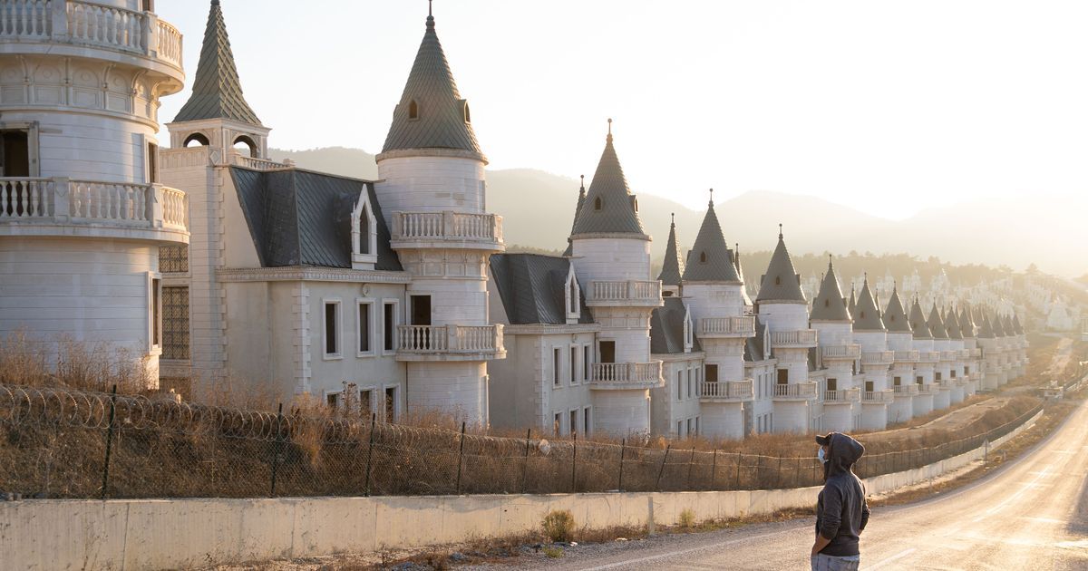 Inside ghost town of abandoned luxury 'Disney' villas…