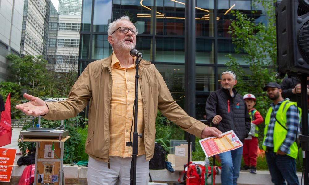 Twitter rips into Jeremy Corbyn’s ‘pretentious’ poetry…