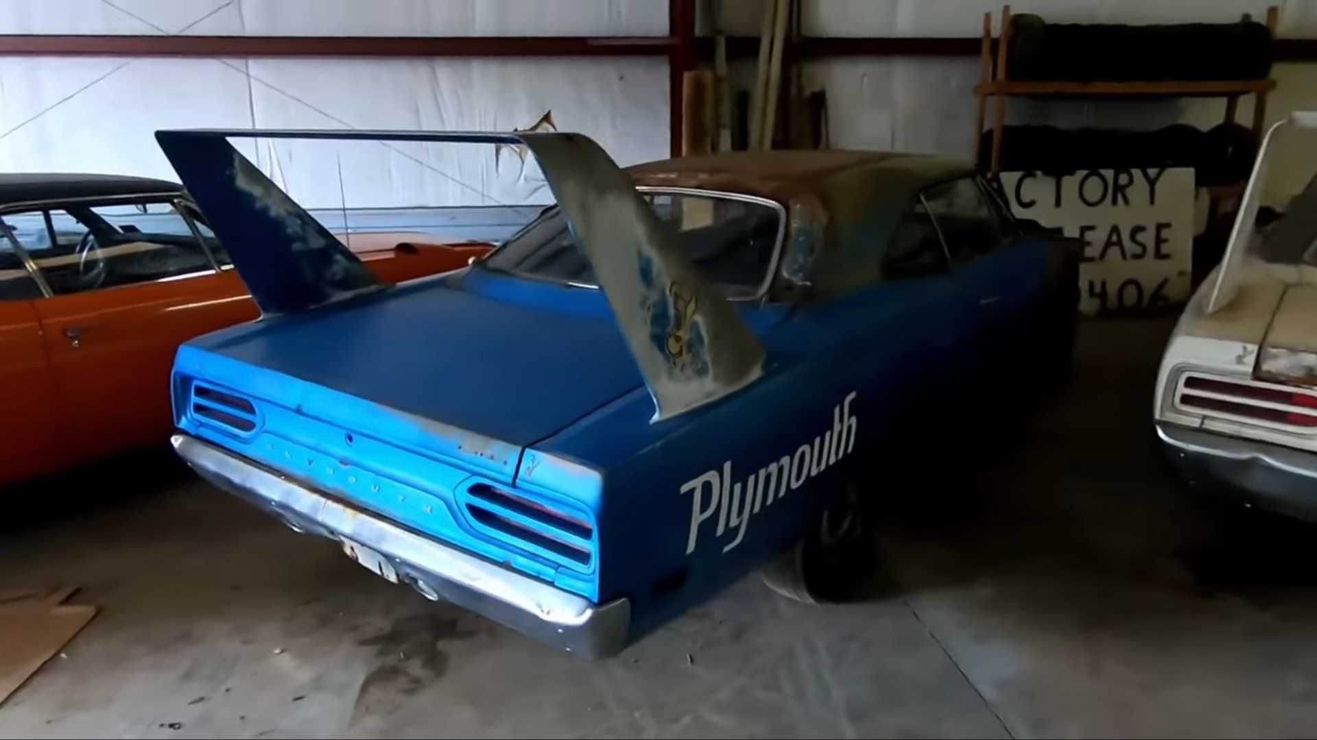 Plymouth Superbird, Ford Torino Talladega Barn Finds…