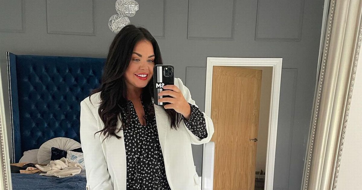 Scarlett Moffatt gives birth to first child and shares…