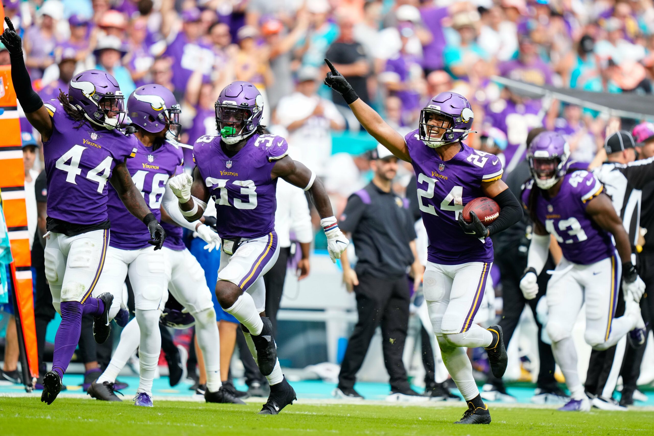 Predicting the Vikings starting defense before…