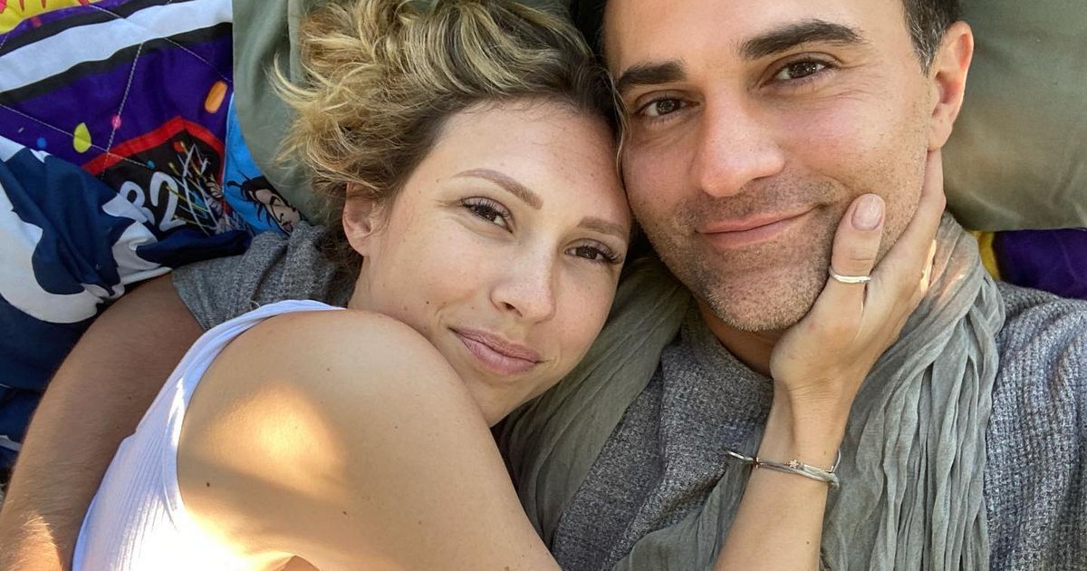 Darius' heartbroken girlfriend shares phone…