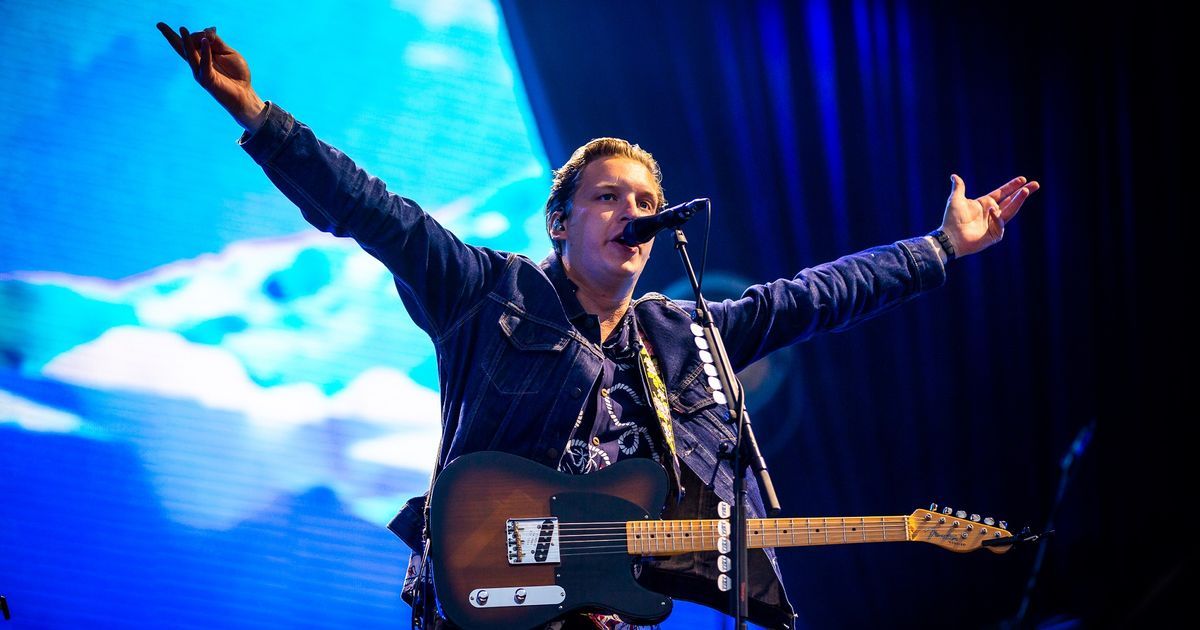 George Ezra at Chepstow Racecourse review: Singer…
