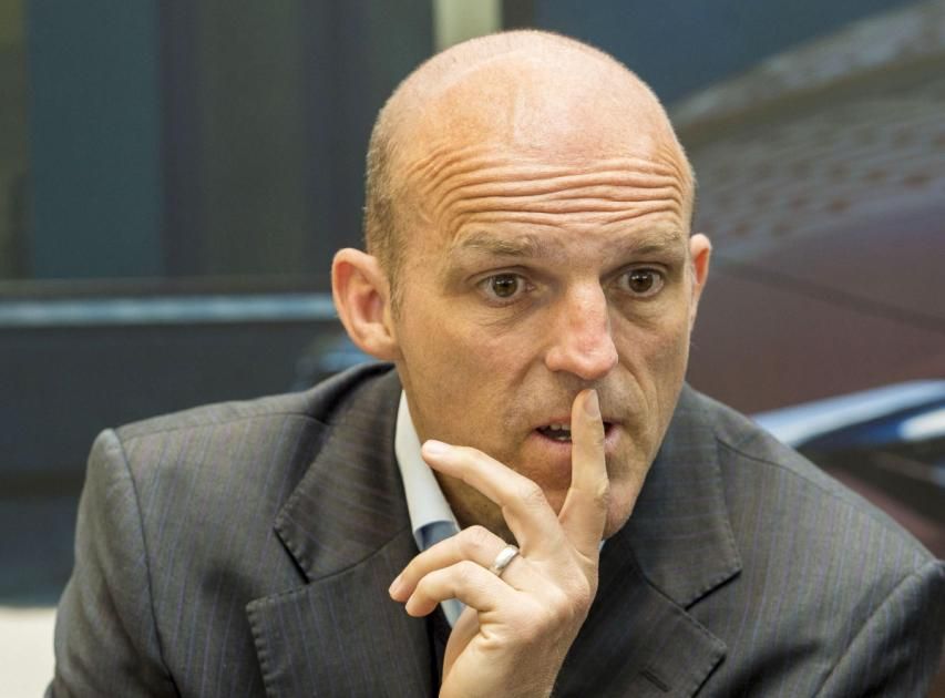 Rangers hero Alex Rae provides Glaswegians with a…