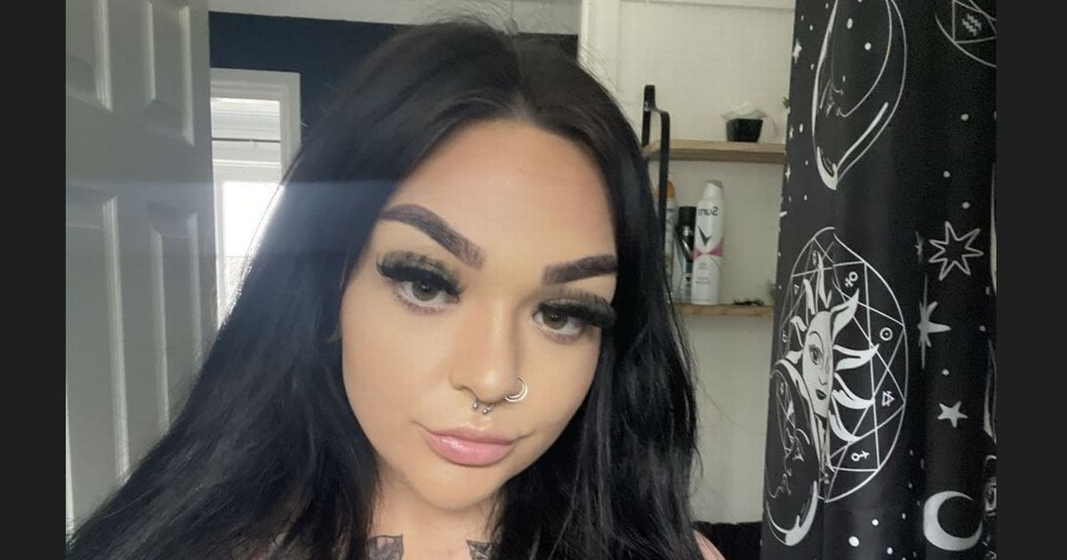 Stunning transformation of 23-stone mum who gorged on…