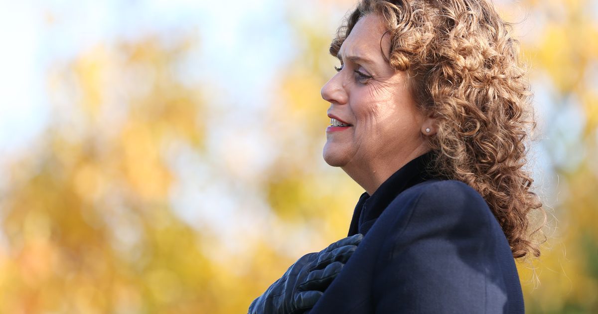 Captain Tom's daughter told to demolish unauthorised…