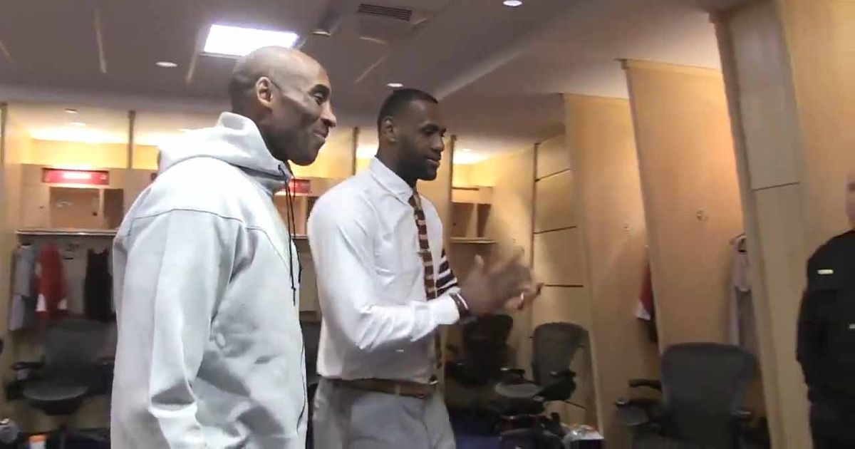 Kobe Bryant gesture to LeBron James after final game…