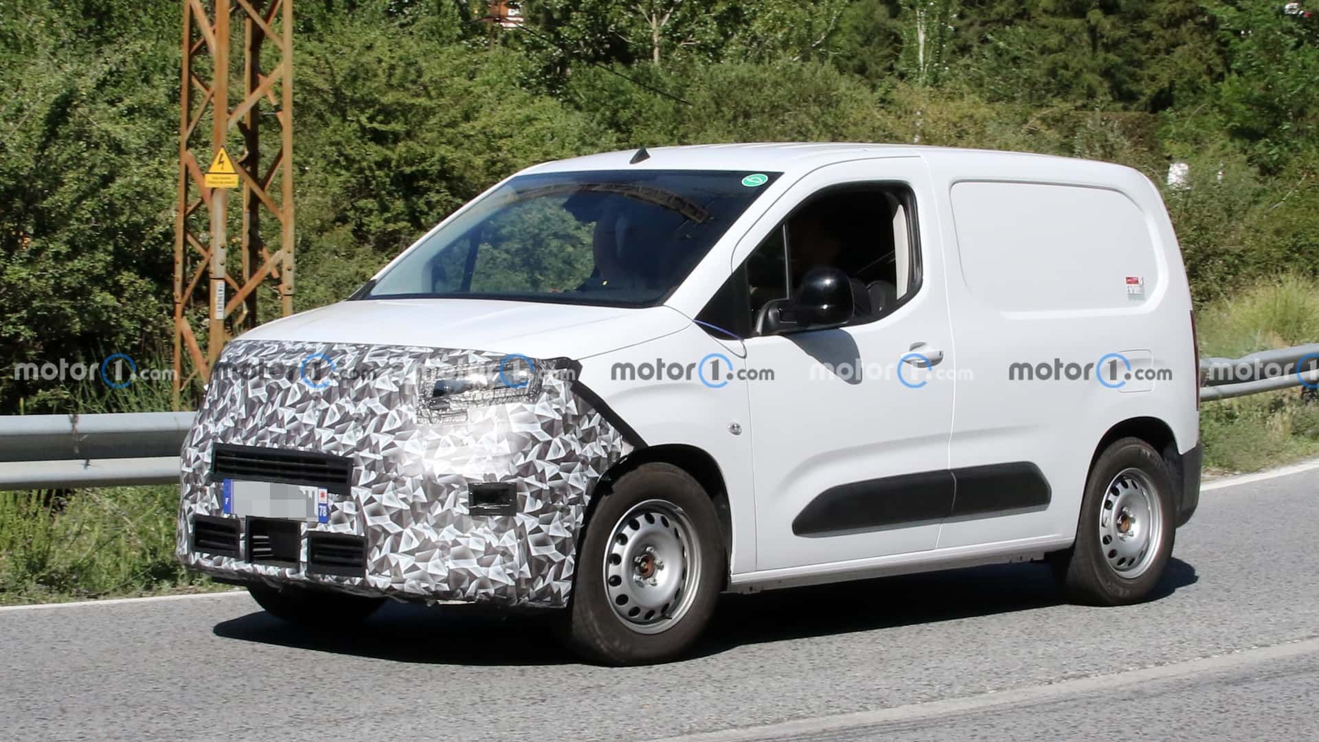 Peugeot Partner Facelift Spied As Cargo Electric Van…