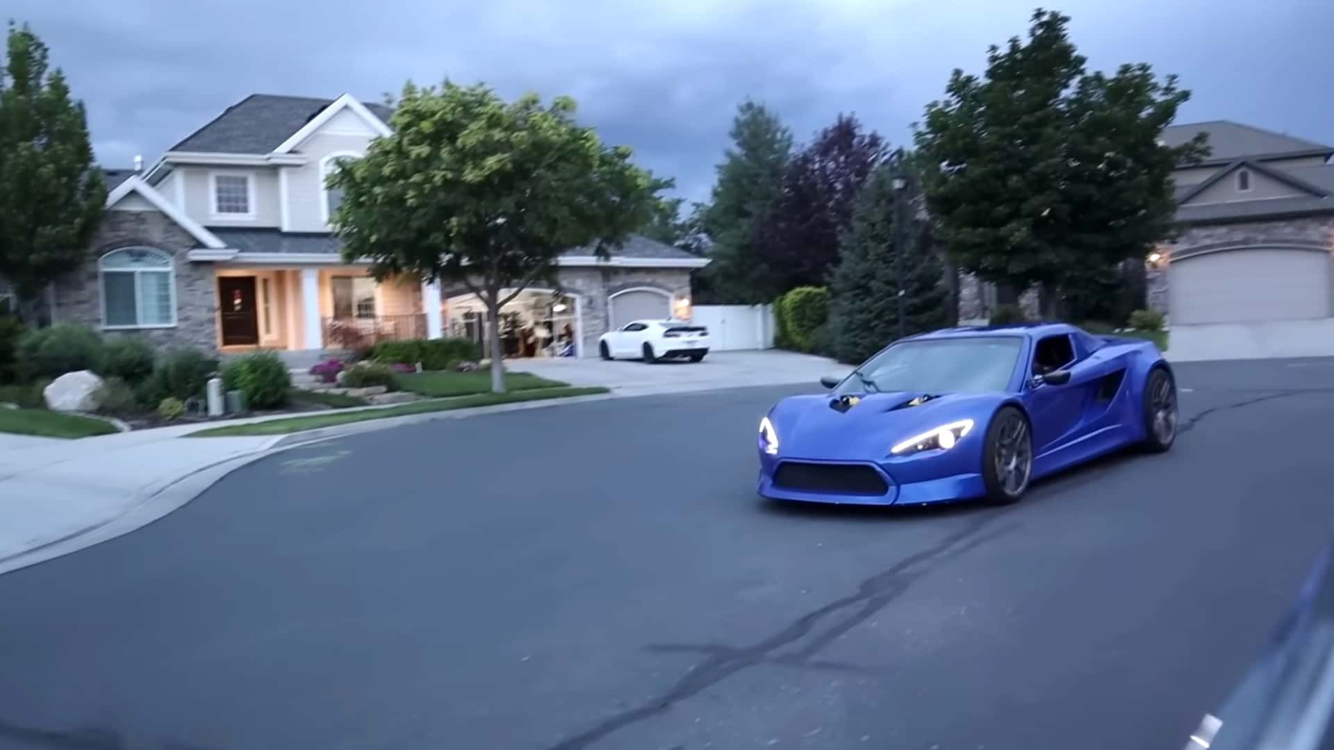 Watch: How To Build A Tesla Roadster-Like DIY Homemade…