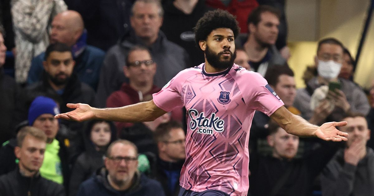 Ellis Simms close to Everton exit after breakthrough…