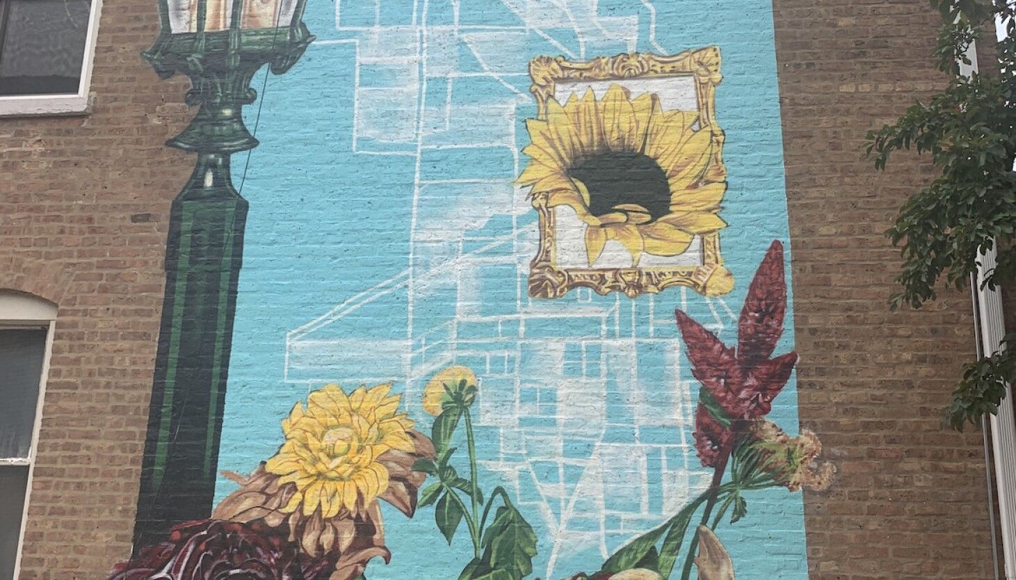 Lincoln Park mural has an old school vibe except for…