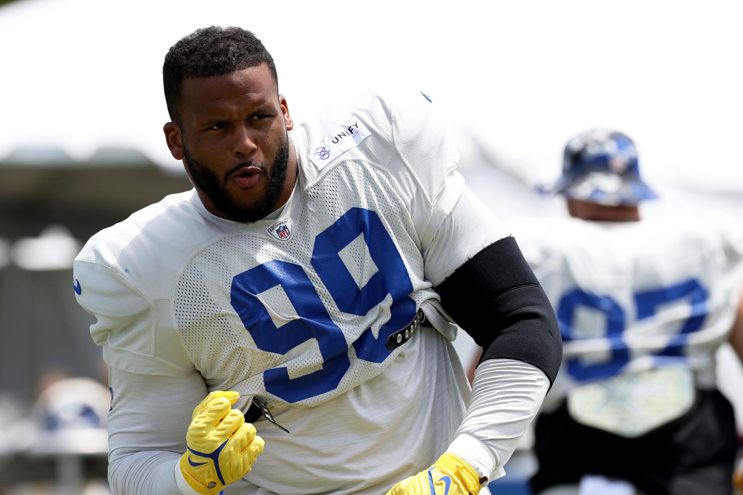Watch: Aaron Donald puts on his coaching hat at youth…