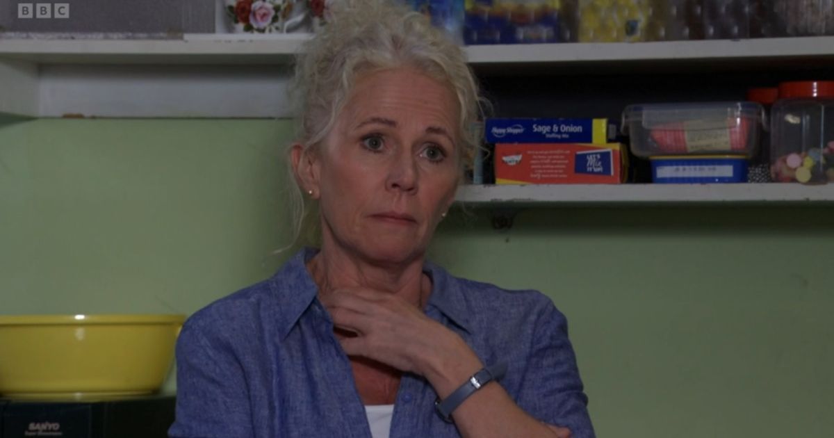 Eastenders fans hail 'perfect' performance as return…