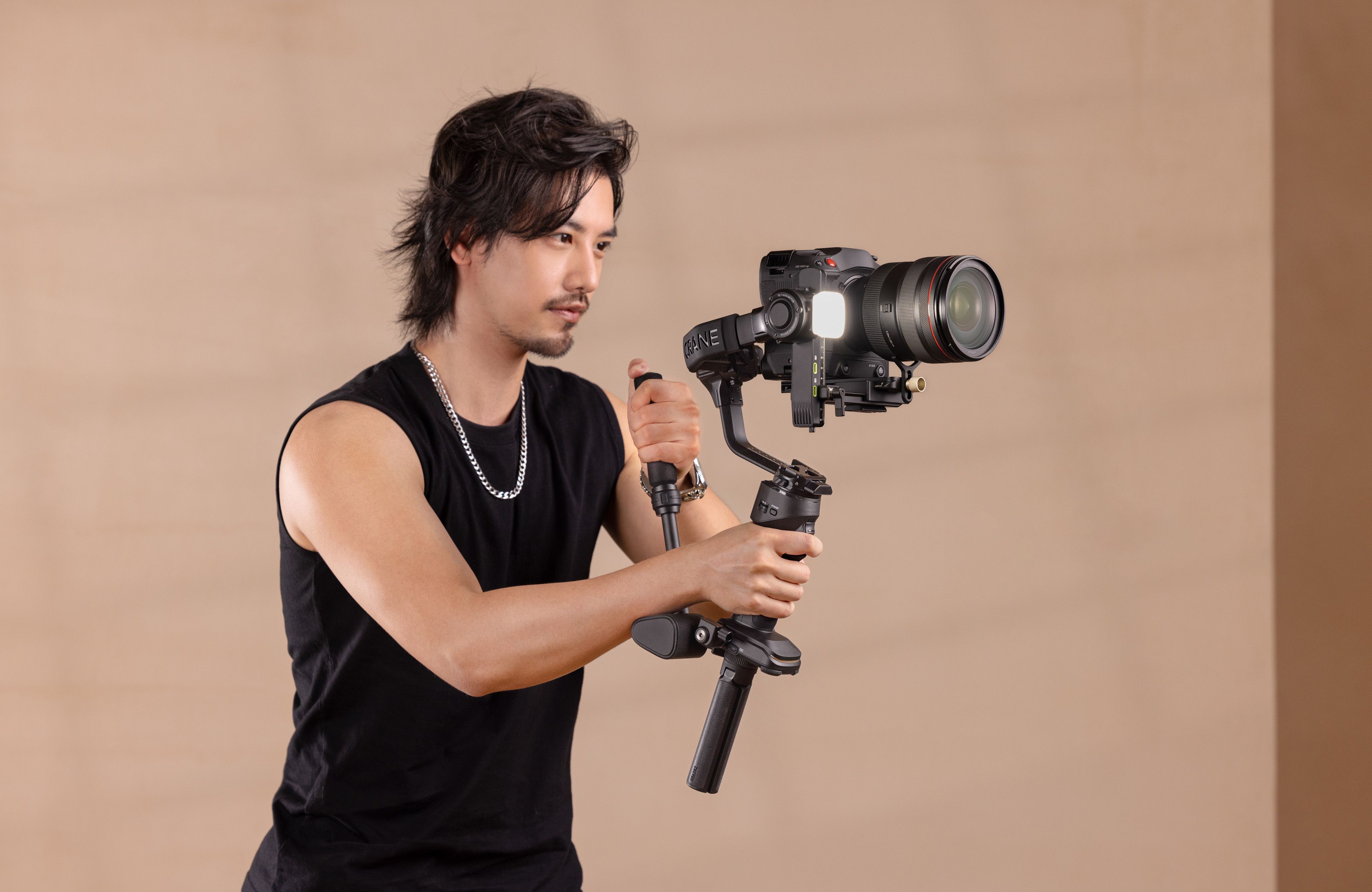 A new heavyweight champion? Zhiyun unveils the Crane 4…