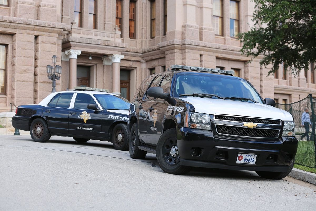 Gov. Greg Abbott sends more state police to patrol…