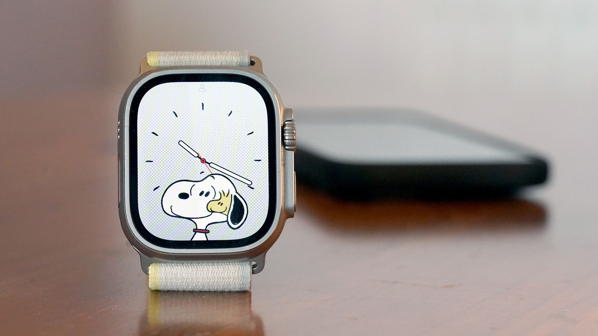 I have the new Snoopy Apple Watch face, and here's how…