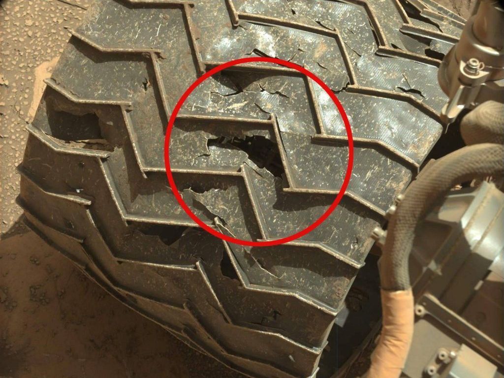 NASA Curiosity Rover Shows Off Dramatic Damage From… NASA Curiosity Rover Shows Off Dramatic Damage From…