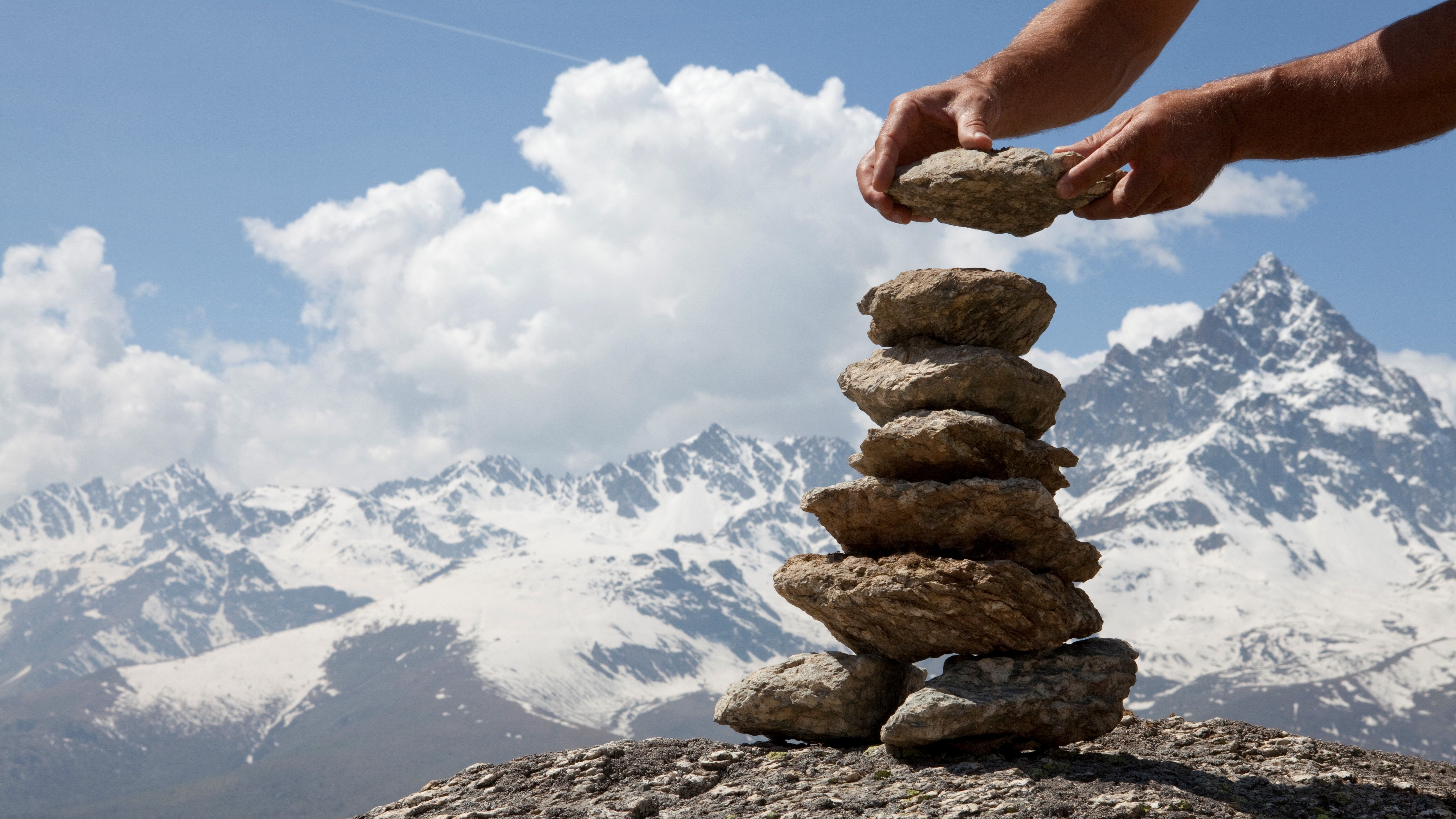 Quit building giant rock cairns, say Yosemite Park…