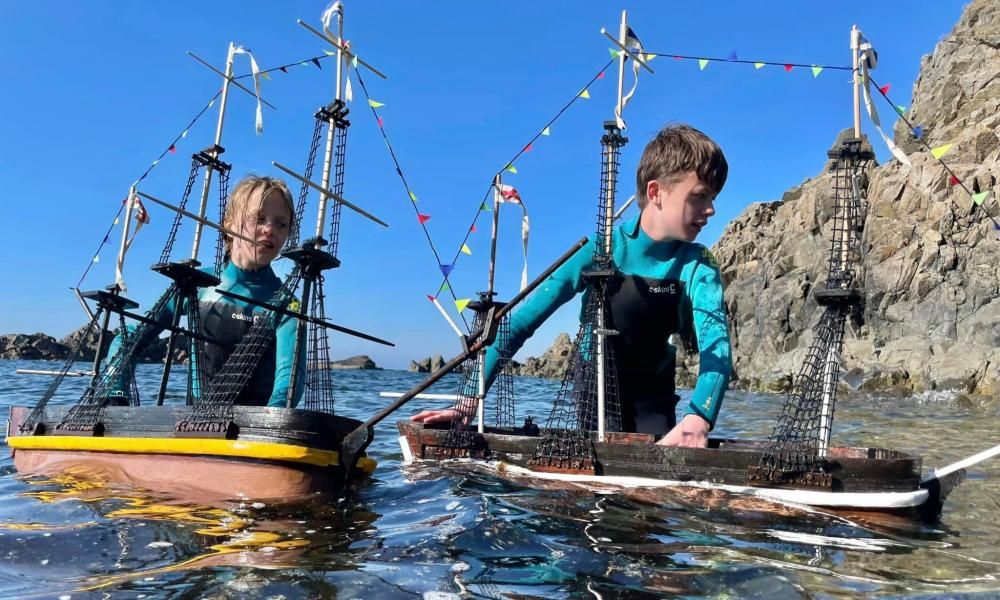 Small wonder: brothers launch model boats to…
