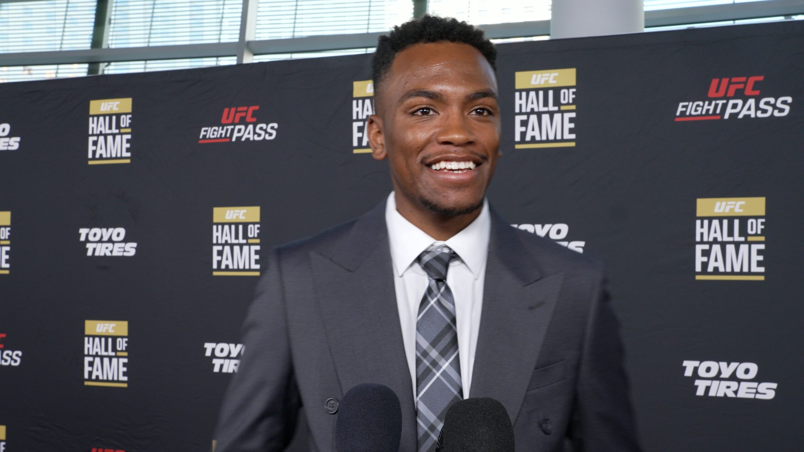 Kalyl Silva explains why he chose boxing over MMA,…