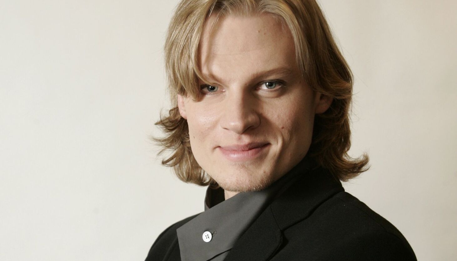 Jeffrey Carlson, Chicago actor who played trans role…