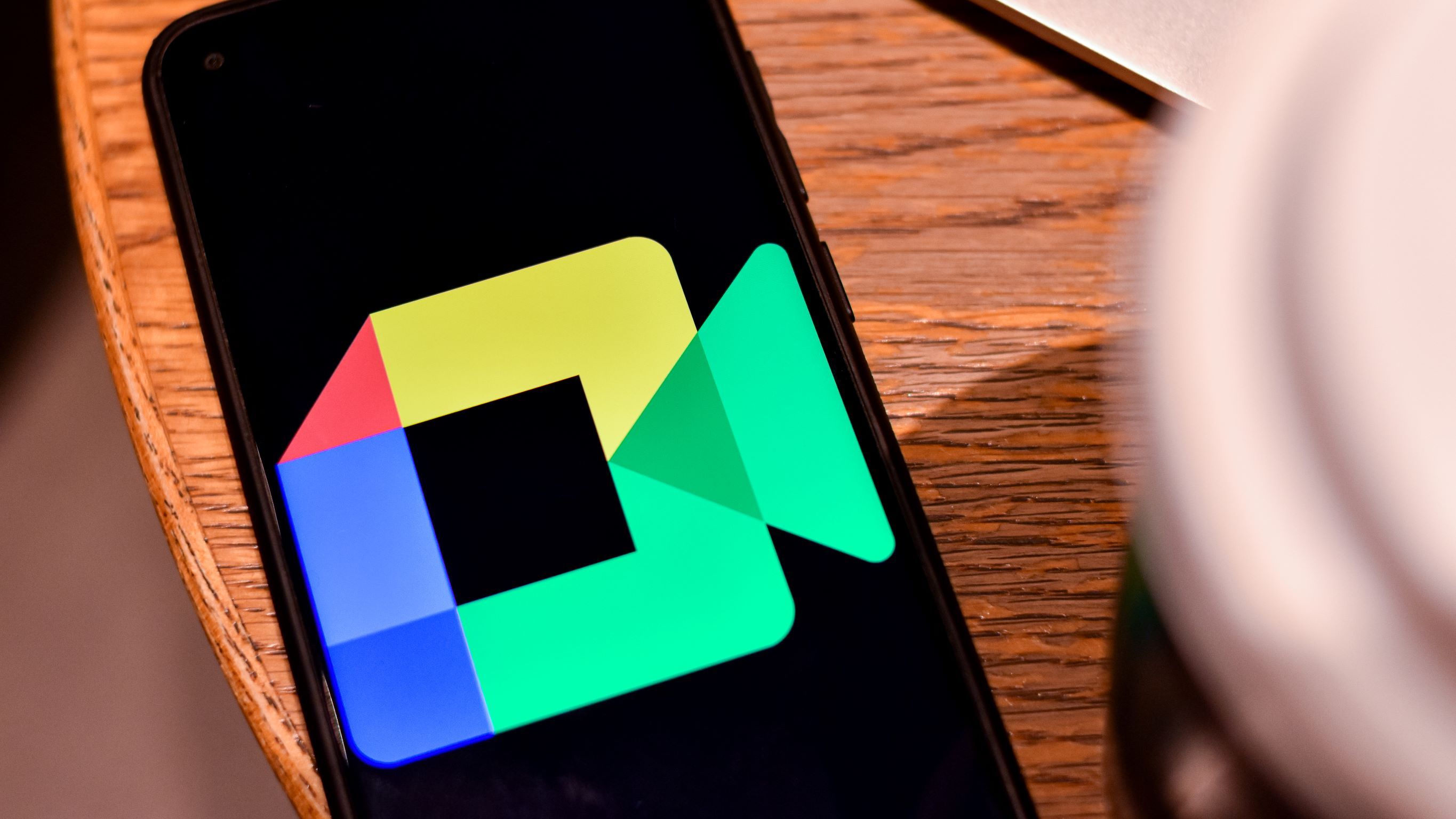 Google Meet's new test brings AI-generated backgrounds…