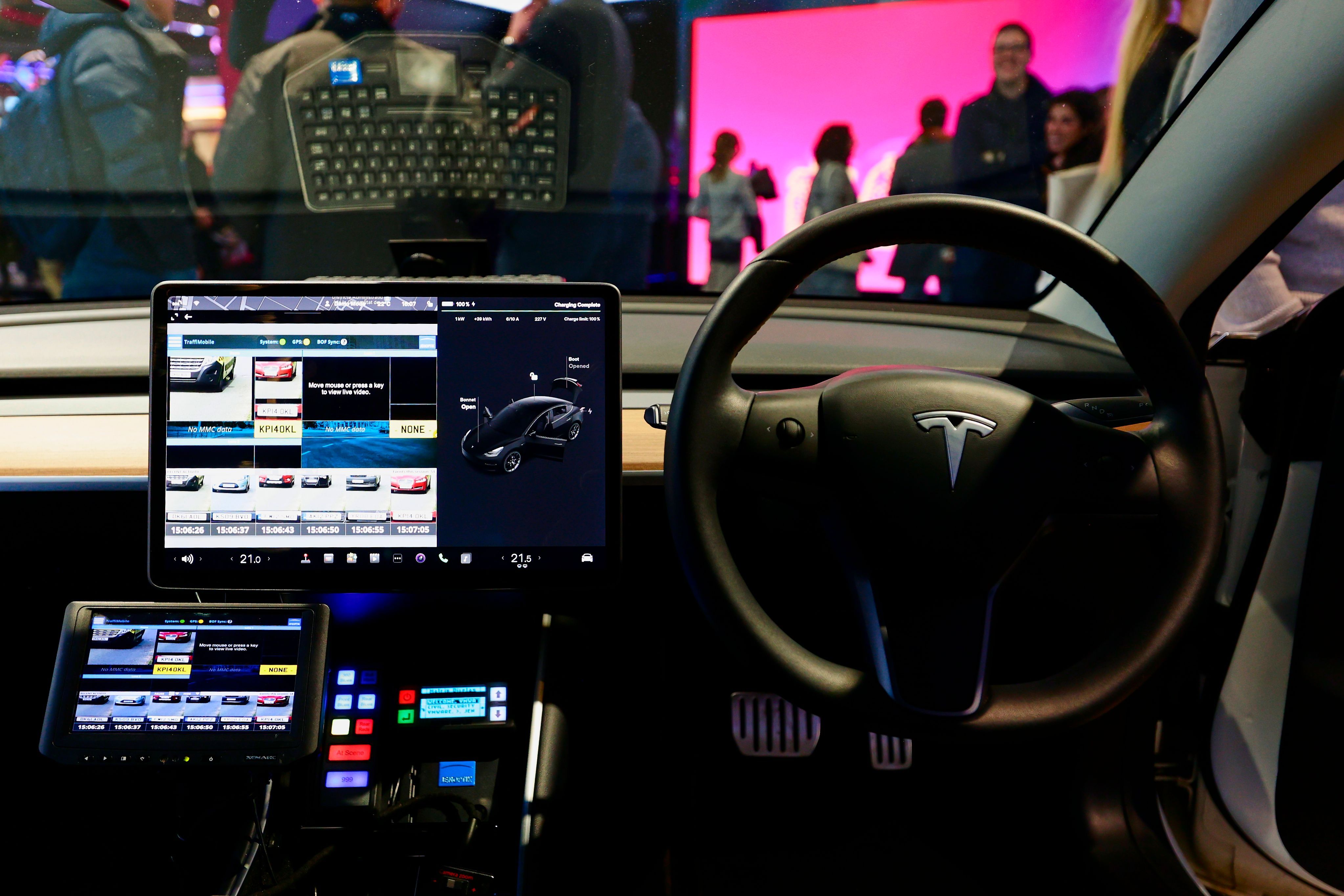 Tesla Shares Plunge 10% As Musk’s Net Worth Takes A…