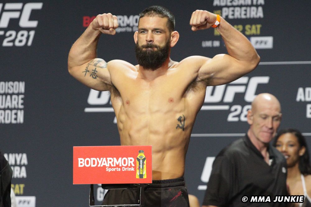 UFC middleweight Andre Petroski provides health update…