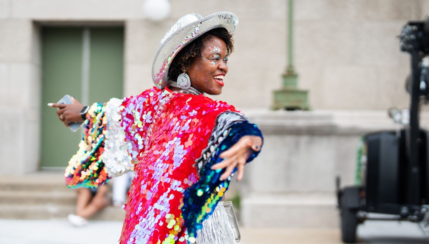 Beyoncé fans show off elaborate outfits ahead of…