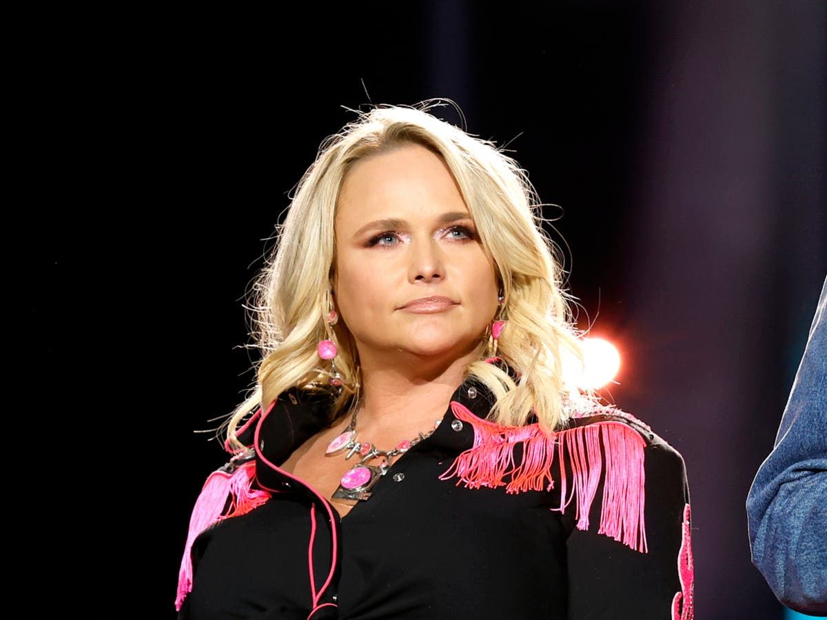 Miranda Lambert praises concertgoer’s ‘Shoot Tequila,…