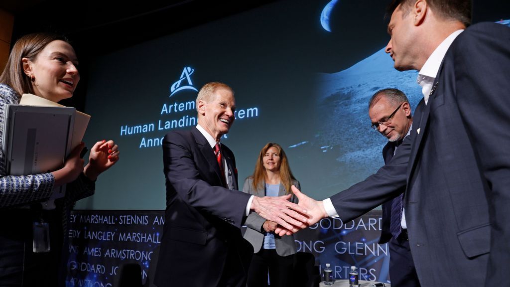 NASA Selects Blue Origin And 10 Other Companies For…